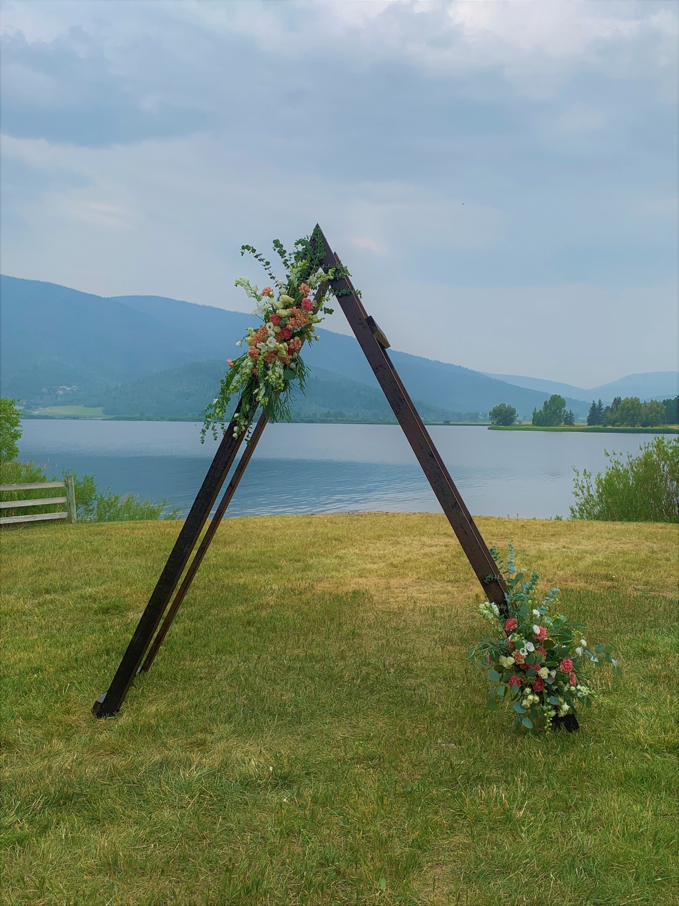 Arbors & Arches – Petals & Pieces